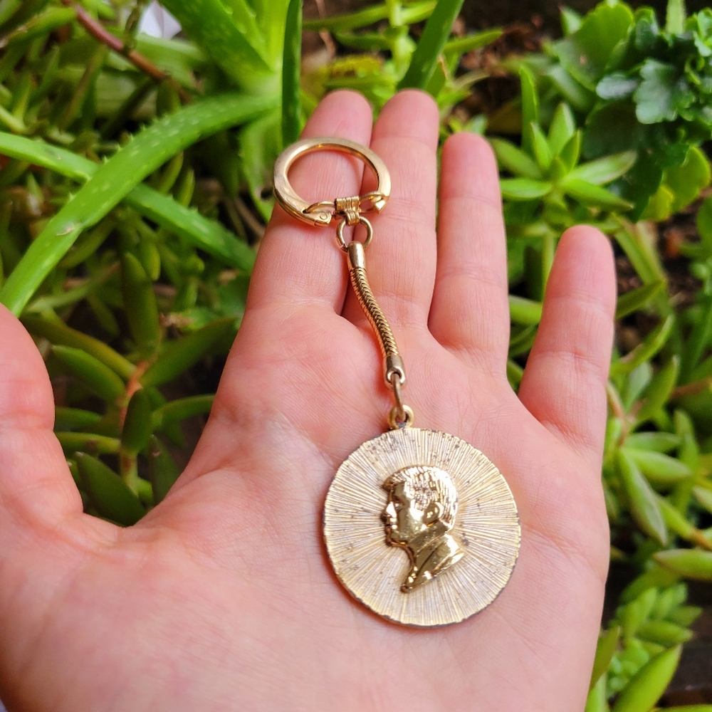 *Rare* Vintage Lest We Forget John F. Kennedy Keychain - Gem